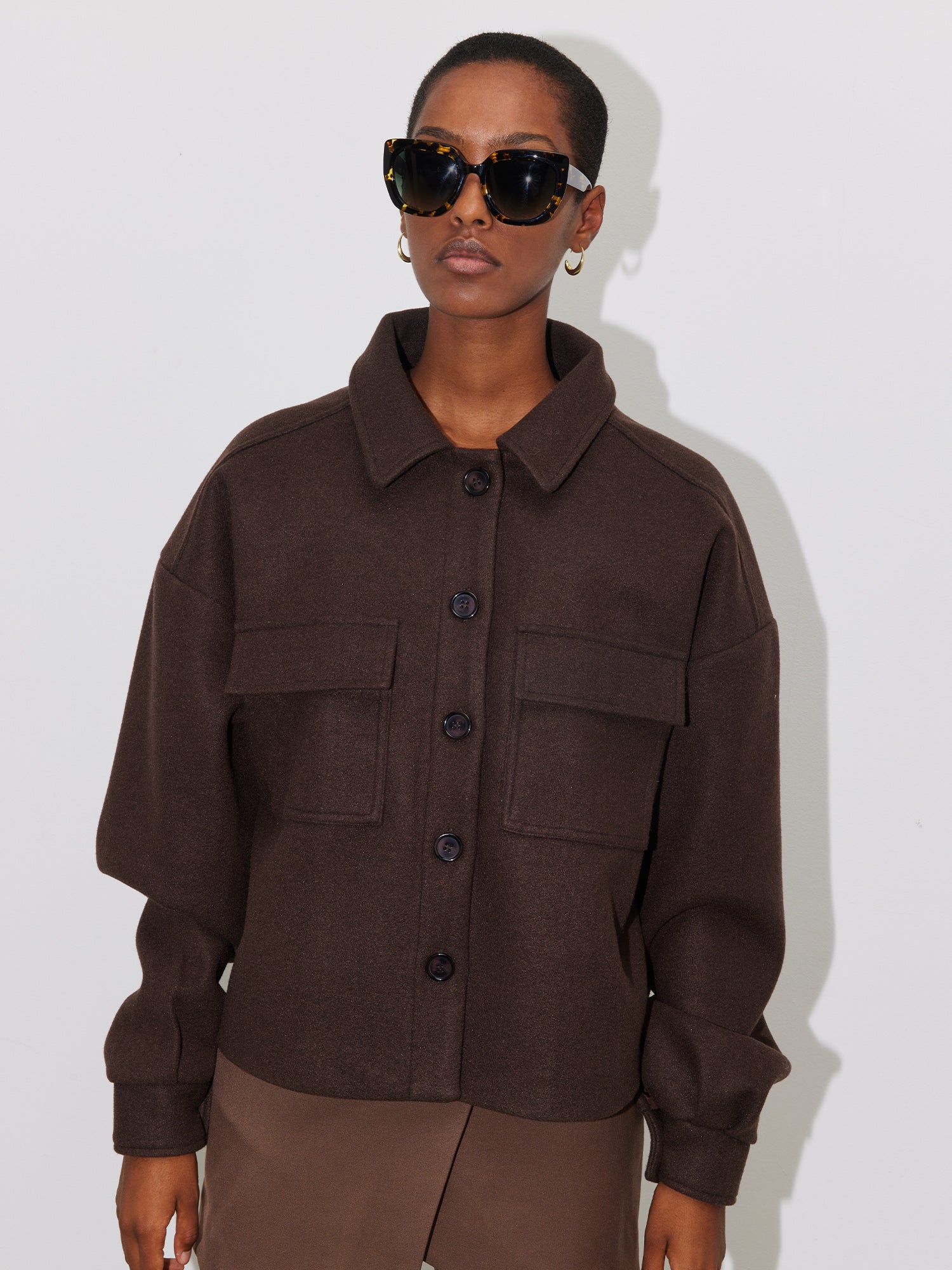 Eva Jacket | Dunkelbraune Oversized Hemdjacke | LeGer by Lena Gercke